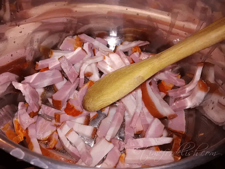 Romanian Red Orach Soup (Ciorba De Loboda)